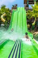 China High-Speed Racing Rainbow Fiberglass Slide for Commercial Water Parks with 30-60 Days Delivery for sale