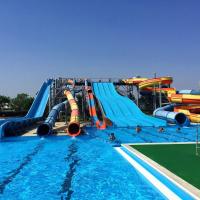 China Customized Size Outdoor Water Park Slide with 6-8mm Thickness Fiberglass and Over 10 Years Service Life for sale