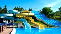 China Customized Size 6-8mm Thickness Fiberglass Water Park Slide Ending with Pool for Kids and Adults for sale