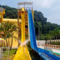 China Exciting High Speed Fiberglass Slide Customizable Combination Design  With Free 2D Design  With Installation Drawings Delivery Within 30 Days for sale