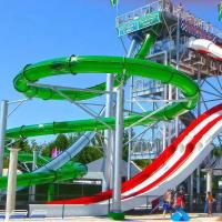 China Amusement Water Slide Combination 8-10mm Fiberglass Color Customizable For Water Parks And Swimming Pools Lifespan Over 10+ Years Old for sale