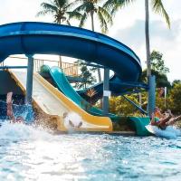 China Custom Spiral Water Slides Fiberglass Slides Durable All-Age Water Play For Amusement Parks  Pools for sale
