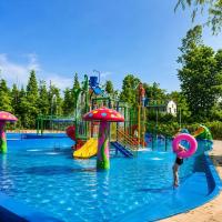 China Commercial 1.8m FRP Mushroom Water Splash Pad With Slides And Fountains For Aqua Park Kids for sale