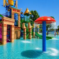 China Commercial 1.8m FRP Mushroom Water Splash Pad With Slides And Fountains For Aqua Park Kids for sale