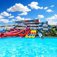China Custom Spiral Enclosed Fiberglass Water Slide Set 6-10mm Thickness For Commercial Hotel Resort Pool Aqua Park for sale