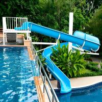 China Spiral Swimming Pool Slide Manufacturers Fiberglass Customized Design for Vacation House for sale