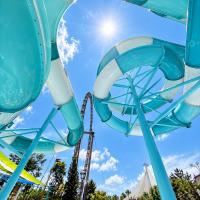 China Spiral Water Slide Fiberglass Curved Flume Custom Color Ride For Swimming Pool And Water Parks for sale
