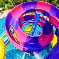 China Spiral Water Slide Fiberglass Curved Flume Custom Color Ride For Swimming Pool And Water Parks for sale