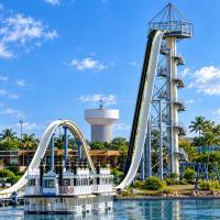 China High Speed Water Slide Fiberglass Steep Drop Multi Lane Thrill Ride For Water Parks Custom Design for sale