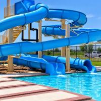 China Customized Spiral Water Slide Combination Fiberglass For Hotel Residential Swimming Pool for sale