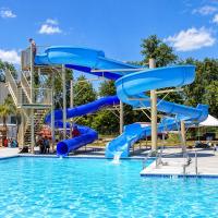 China Customized Spiral Water Slide Combination Fiberglass For Hotel Residential Swimming Pool for sale