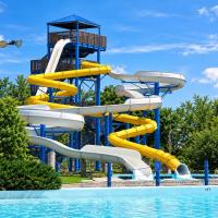 China Customized Spiral Water Slide Combination Fiberglass For Hotel Residential Swimming Pool for sale