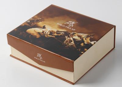 China Magnetic Closure Printed Packaging Boxes Art Paper WIth Giltter Glossy Lamination for sale