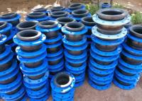 China DN450 Anti Seismic Black Rubber Soft Connection 4Mpa Flange Type for sale