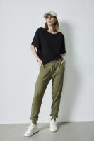 China Black Casual Short Sleeve Shirts Olive Green Ribbed Drawstring Jogger Pants Set for sale