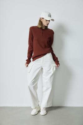 China Rust Brown Ribbed Basic Tops Henley Neck Top White Cargo Pants Set for sale