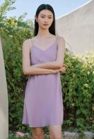 China 100% Mulberry Silk Nightdress with Adjustable Thin Straps and Breathable Moisture-Wicking Fabric for sale