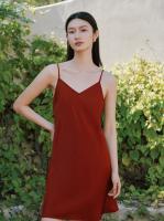 China 100% Mulberry Silk Nightdress with Adjustable Thin Straps and Breathable Moisture-Wicking Fabric for sale