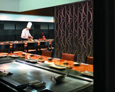 China Bronze Stainless Steel Carved/ Engraved Mashrabiyia  Panels For Hotels/Villa/Lobby Interior Decoration for sale
