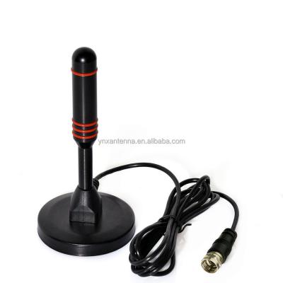 China Indoor Satellite TV Antenna 470-862MHz 30dBi Gain with Magnetic Base for DVB-T2 for sale