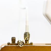 China Vertical 50 Ohm SMA Panel Antenna 600-2700MHz 35dBi Gain 1.5 VSWR Indoor Outdoor for sale