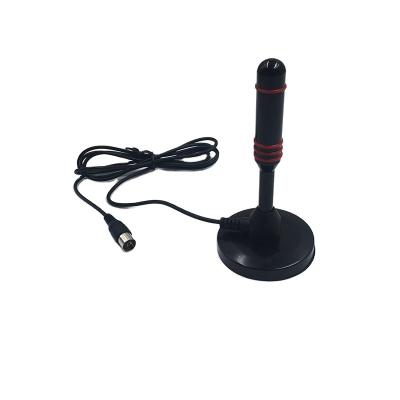 China VHF UHF Digital TV Antenna 174-862MHz 5dBi Gain Magnetic Base for Free Channels for sale