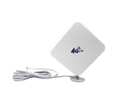 China 50 Ohm Input Impedance 600-2700MHz Frequency Communication Antenna for Speed Internet for sale
