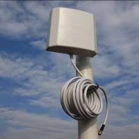 China 2.4GHz Outdoor WiFi Repeater Antenna 12dBi High Gain Vertical Horizontal Polarization for sale