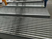 China Big Spangle Corrugated Steel Sheet 60-95HRB Surface Hardness White Color for sale
