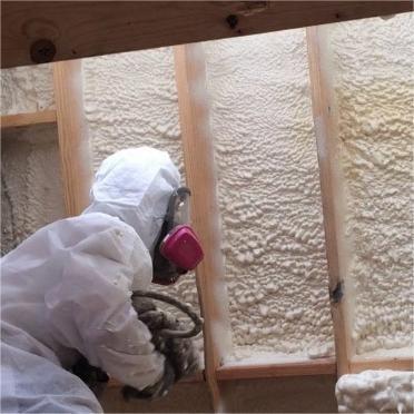 China Water Base Spray Foam Blend Polyols 8-12kg/m3 Free Rise Density for Room Insulation for sale