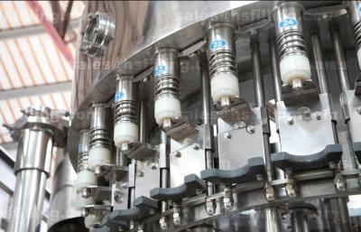 China Rotary PET Carbonated Drink Filling Machine 2000-20000 BPH for Cola Sprite for sale