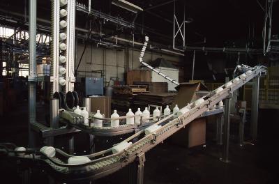 China Stainless Steel Bottle Conveyor System 304 for Filling Production Line 2.5mm for sale