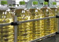 China Piston Filling Machine for Edible Oil 1L-5L PET Bottles 960-2300 BPH for sale