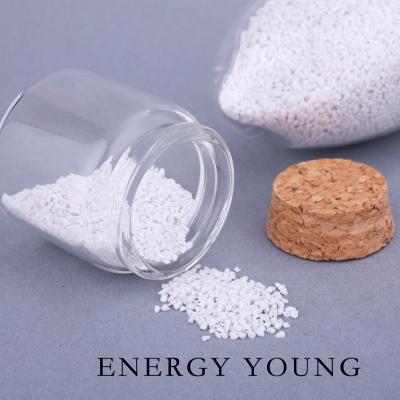 China Urea Melamine Blasting Media Plastic 1.20mm 12-16 Granularity White for sale