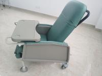 China Mobile Folding Ajustable Hospital Luxurios Residential Recliner Chair for sale