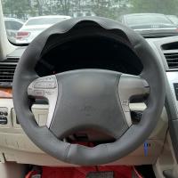 China Hand Sewing PU Leather Grey DIY Steering Wheel Cover For Toyota Highlander Camry Isis Mark X Zio Premio Noah Previa 2006-2015 for sale