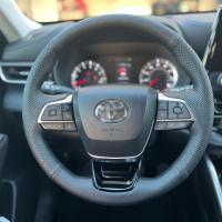 China Hand Stitched PU Leather Steering Wheel Cover for Toyota Highlander Sienna 2022 for sale