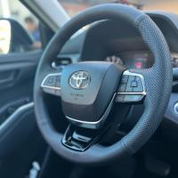 China Hand Stitched PU Leather Steering Wheel Cover for Toyota Highlander Sienna 2022 for sale