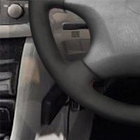 China Accessories Hand Sewing Black Suede Steering Wheel Cover for Toyota Avalon Camry Highlander 2001 2002 2003 2004 for sale