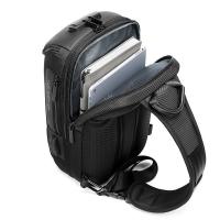 China Custom Anti Theft Mens Sling Bag Water Resisting 21*12*35cm Size for sale