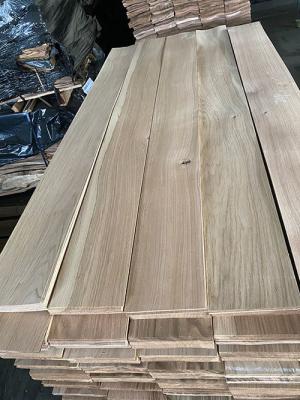 China Natural European White Oak Veneer For Engineering Thickness 1.2mm Width 190mm for sale