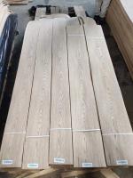 China A Grade White Oak Wood Veneer 0.45mm Thick 200cm+ Crown Cut for Door Decoration for sale