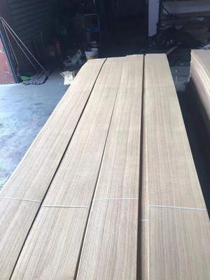 China Quarter Cut European White Oak Wood Veneer MDF 0.5mm A Grade for Furniture for sale