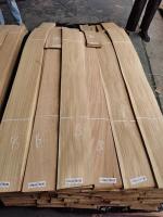 China Furniture A/B Grade European Oak Veneer Pencil Grain 0.55mm Thick Quarter Cut for sale