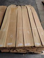 China Furniture A/B Grade European Oak Veneer Pencil Grain 0.55mm Thick Quarter Cut for sale