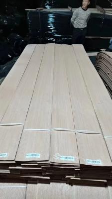 China OEM Red Oak Wood Veneer AAA Grade Rift Cut 0.45mm for Door Furniture for sale