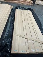 China OEM Red Oak Wood Veneer AAA Grade Rift Cut 0.45mm for Door Furniture for sale