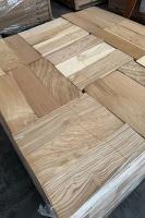 China 1.2mm Thick European Oak Veneer Flooring Light Color D Grade 440-840mm for sale