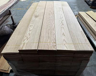China European White Oak Wood Flooring Veneer C+ Grade Crown Cut 1940x204x1.2mm for sale