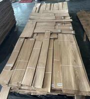 China 0.5mm White Oak Wood Veneer Furniture Grade AB Crown Cut 120cm Length for sale